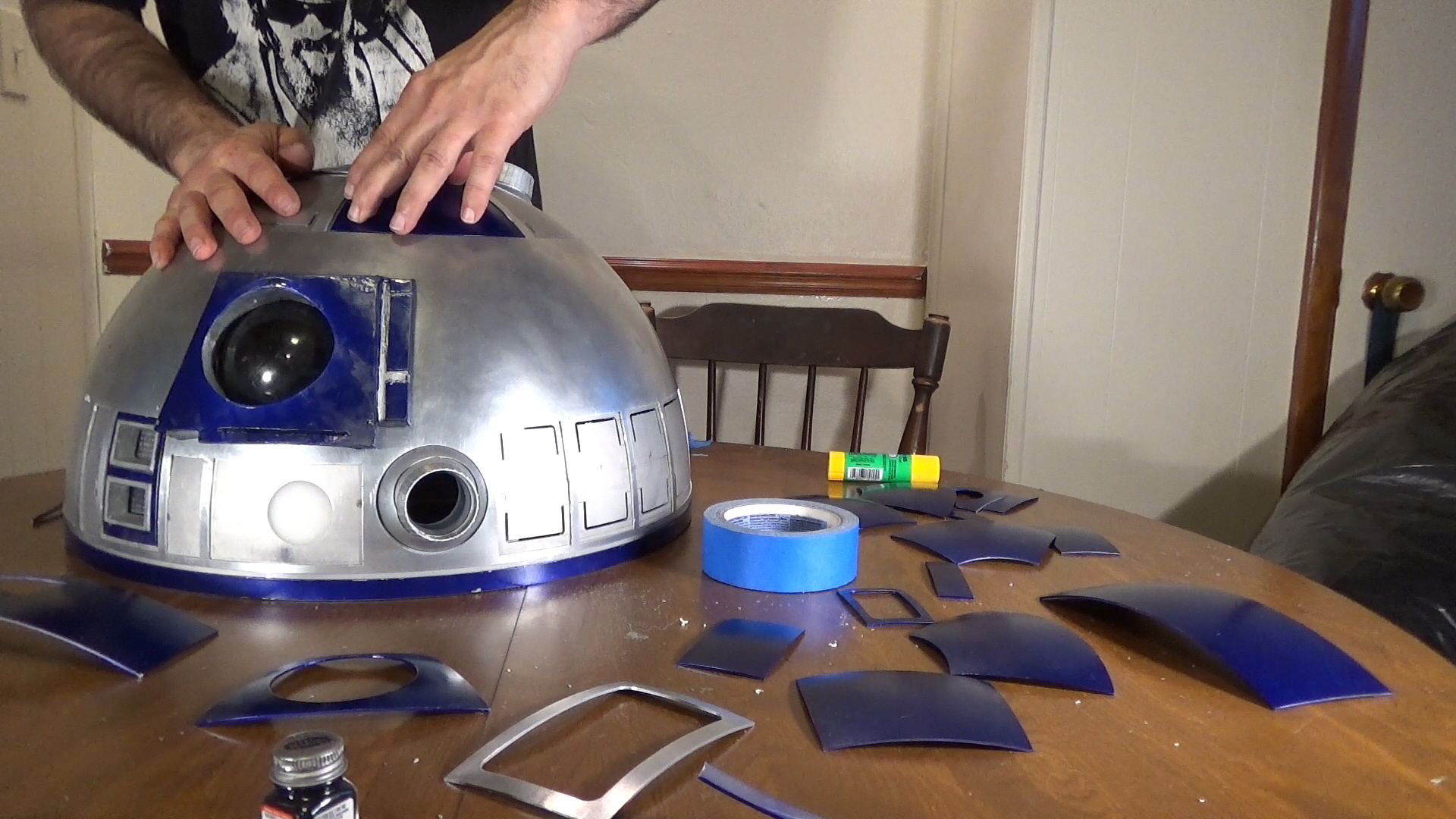 Attach R2D2 Dome Panels With Blue Tape and Glue Stick (2).Movie ...