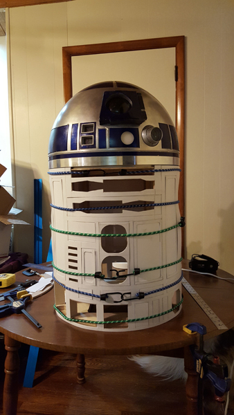 R2D2 with Styrene Skins and Bungee Cords – How To Build An R2-D2